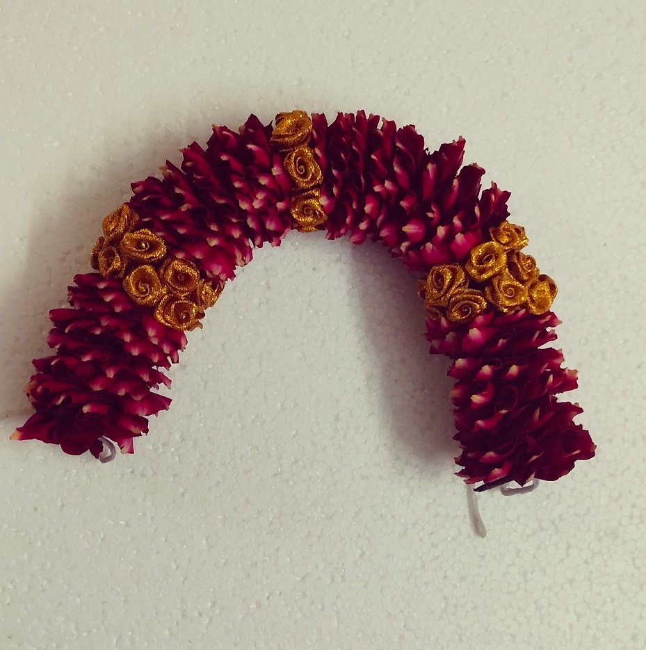 Buy Red Rose Petal Dindu with Gold Border – 25cm | Fresh Bridal Hair ...
